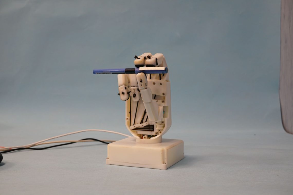 PRISMA Hand II: la mano robotica frutto dell'eccellenza biomedica italiana