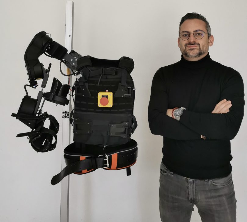 SIDE: il robot indossabile per dinamica simulata e interfaccia aptica